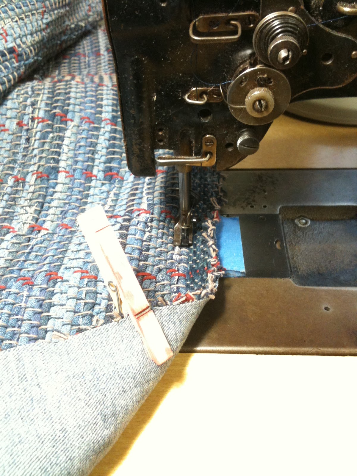 Daisy Hill Weaving Studio: Sett Solutions and Binding a Denim Rag Rug