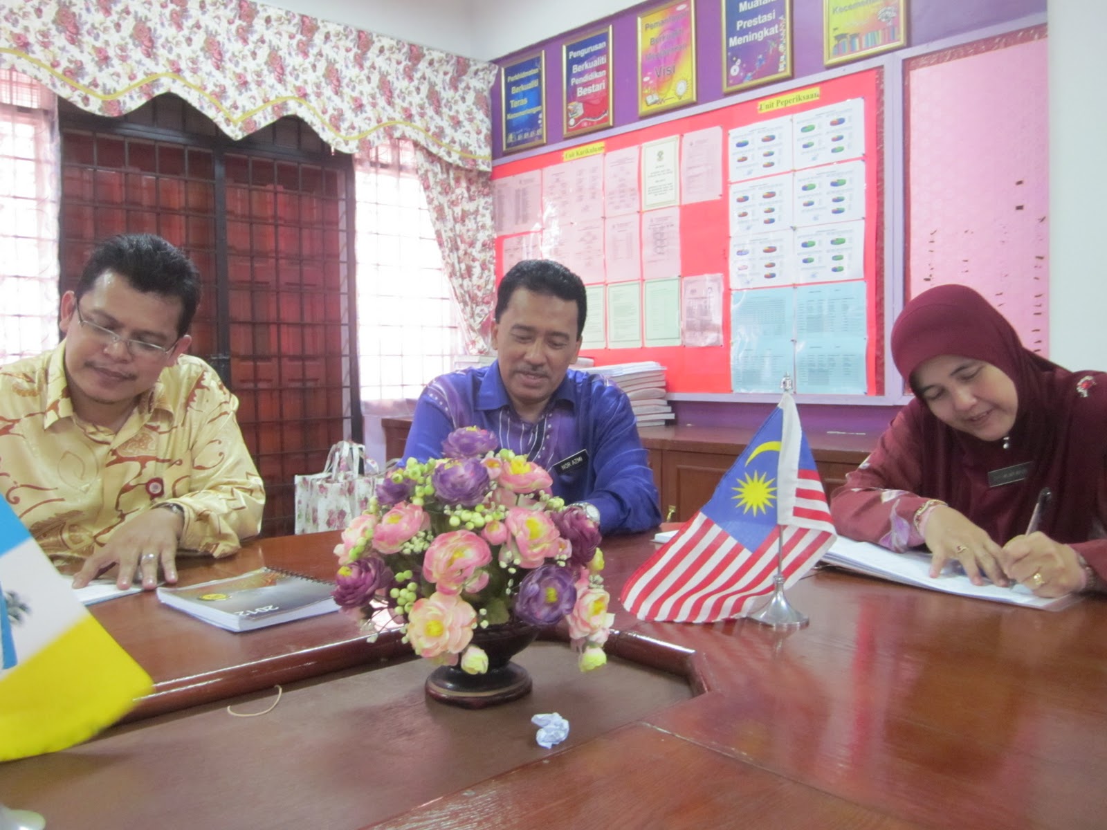 BULETIN SK BUKIT RIMAU: KHIDMAT BANTU DI SK TAMAN SRI ANDALAS