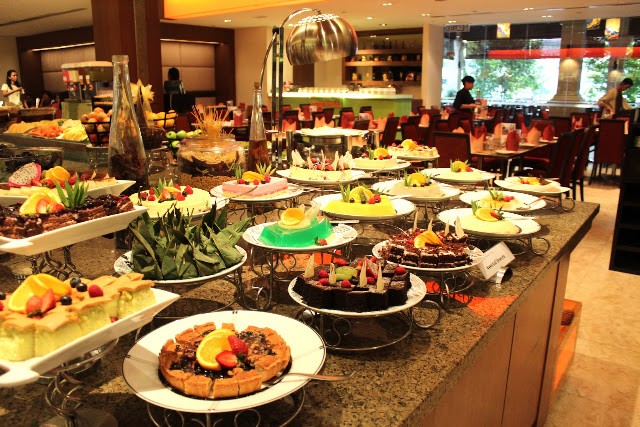it's a journey: Break Fast with a Feast of Padang ‘Salero Bundo’ at ...