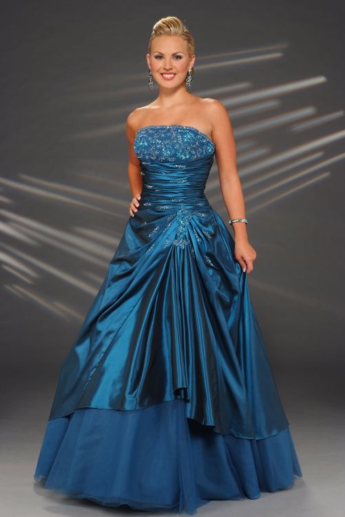 robes de mariage,robes de soirée et décoration: Robe de bal bleue