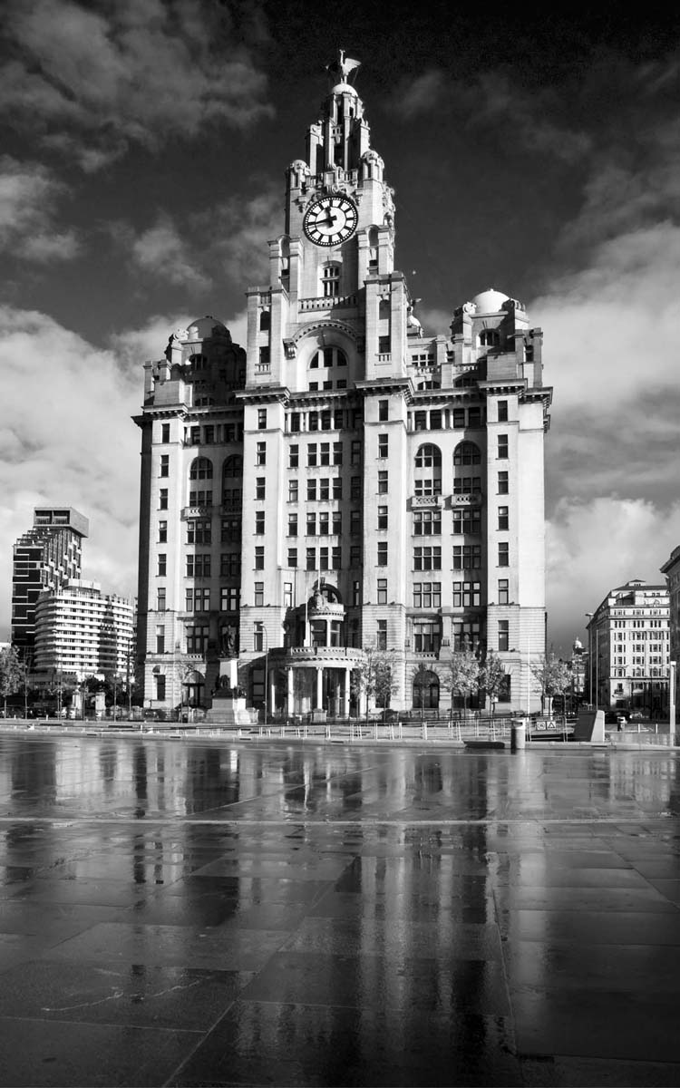 Ron Davies Photography: In Camera ... New Liverpool Scenes