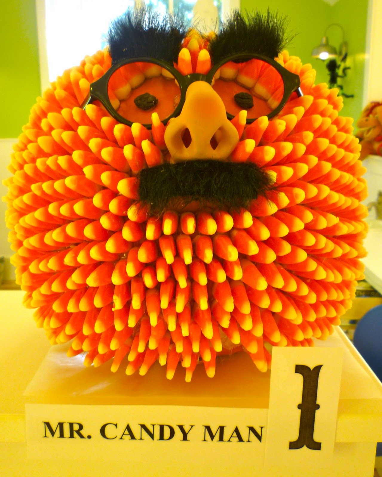 The Kid Dentist Staff Pumpkin Decorating Contest Winners the-kid-dentist-staff-pumpkin-decorating-contest-winners