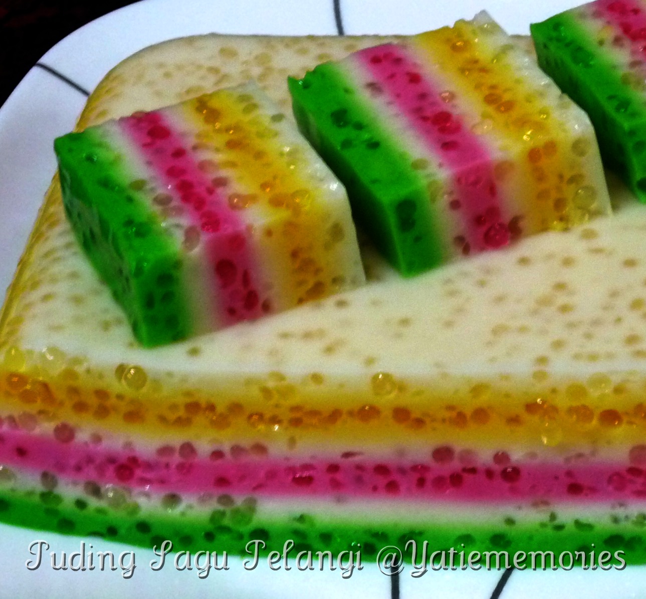 Sinar Kehidupanku**~::..: Puding Sagu Pelangi