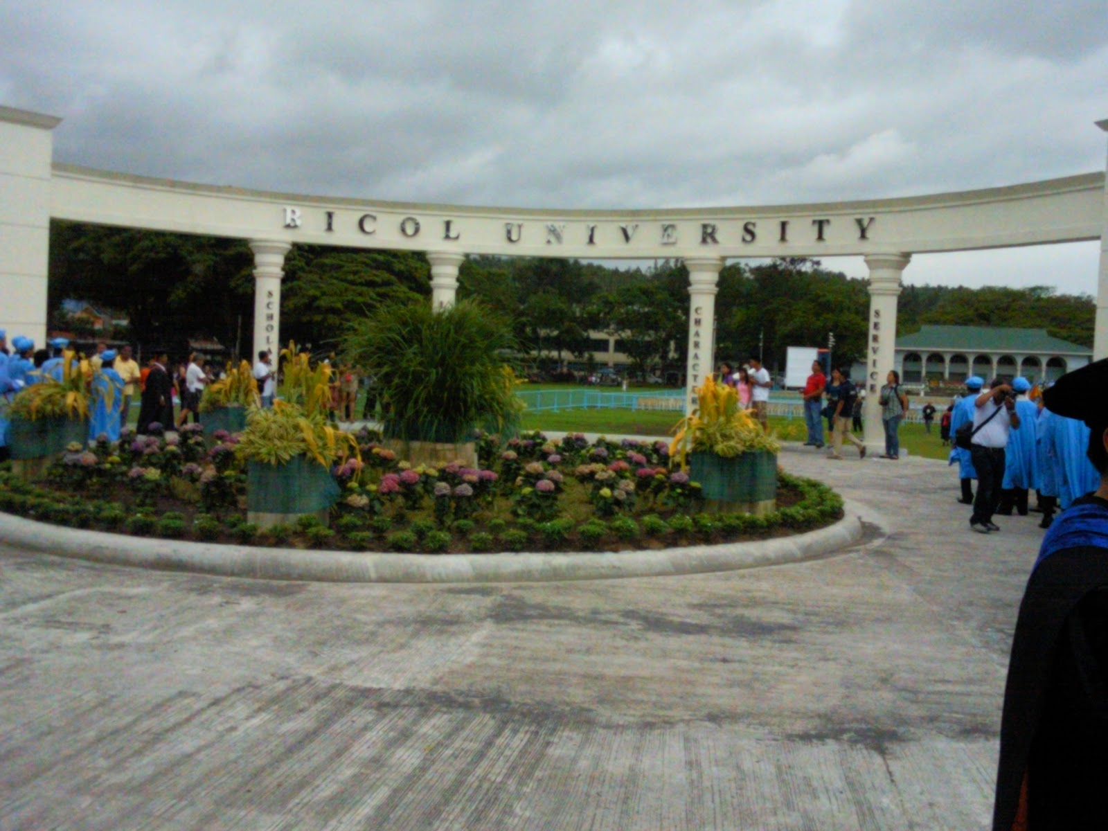 The High-End Gypsy: Bicol University: Truly a Source of Pride