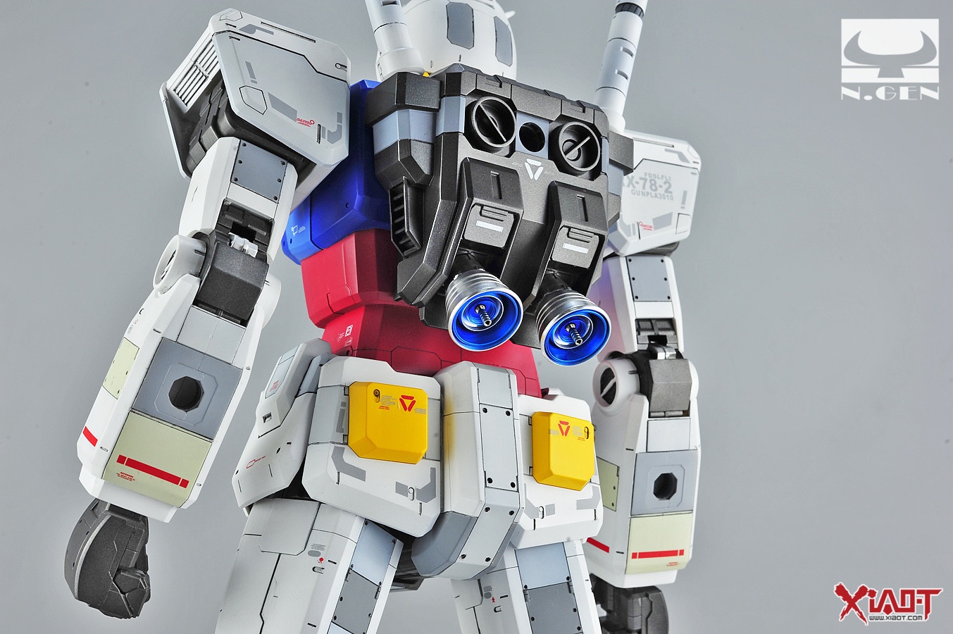 Custom Build: Mega-Size 1/48 RX-78-2 Gundam "Detailed"