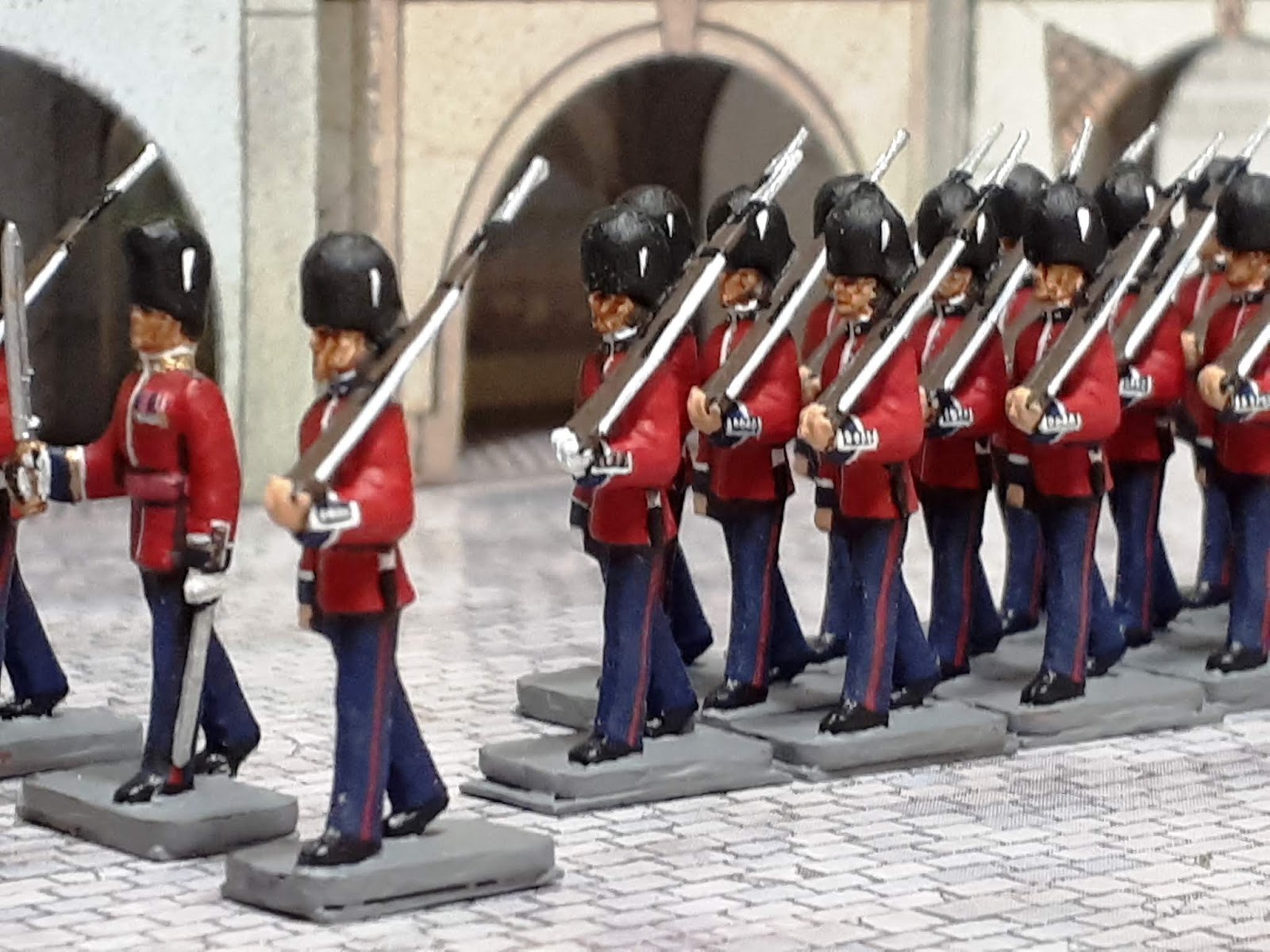 military modeling in scale 1/72: Grenadier Guards marching through ...