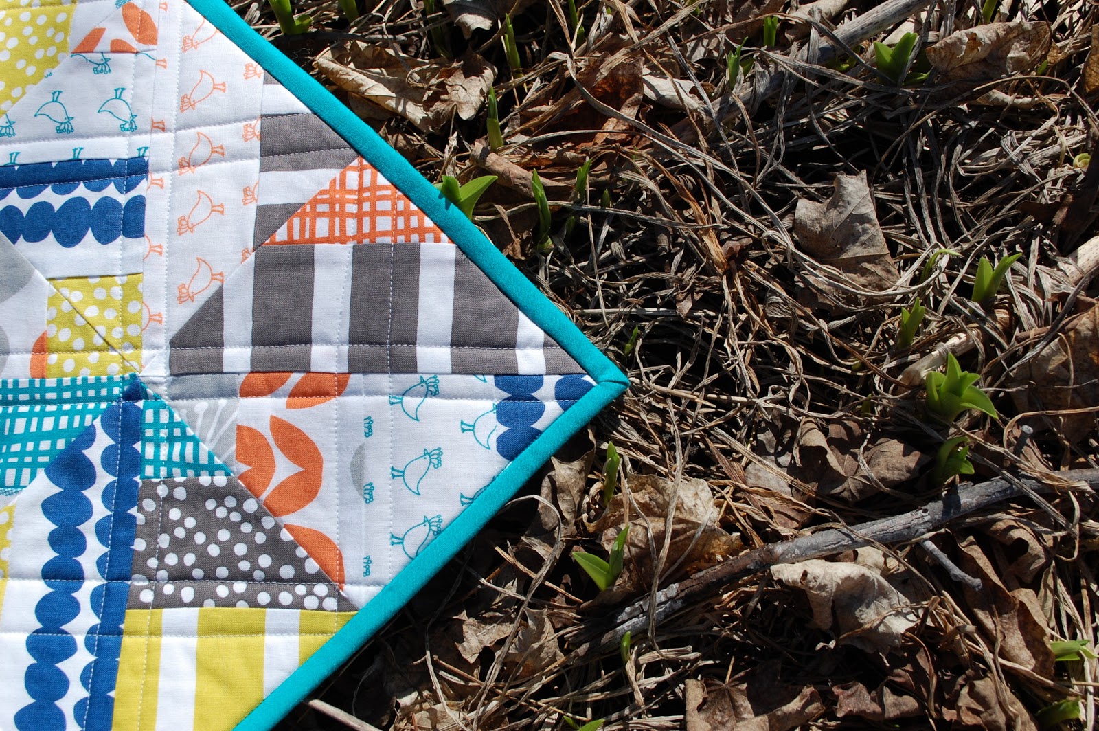 chezzetcook modern quilts: Baby Bella: a finish