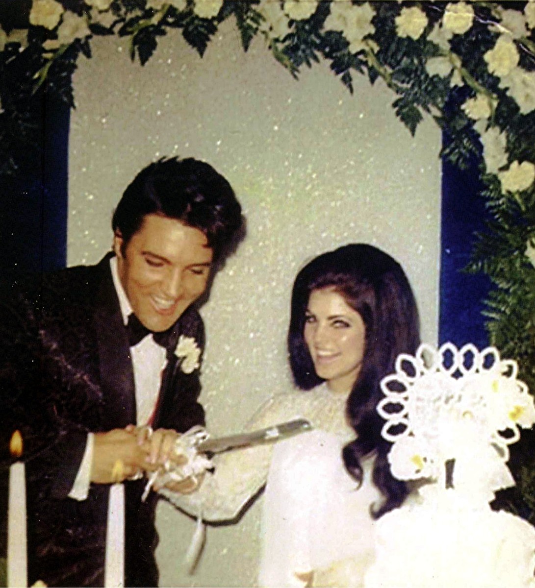 Red Carpet Wedding: Priscilla and Elvis Presley - Red Carpet Wedding
