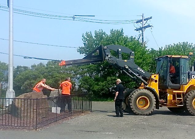 APOGEE Poet: NEW MONUMENT MARKS 70TH ANNIVERSARY OF CAMP SHANKS, WW II ...