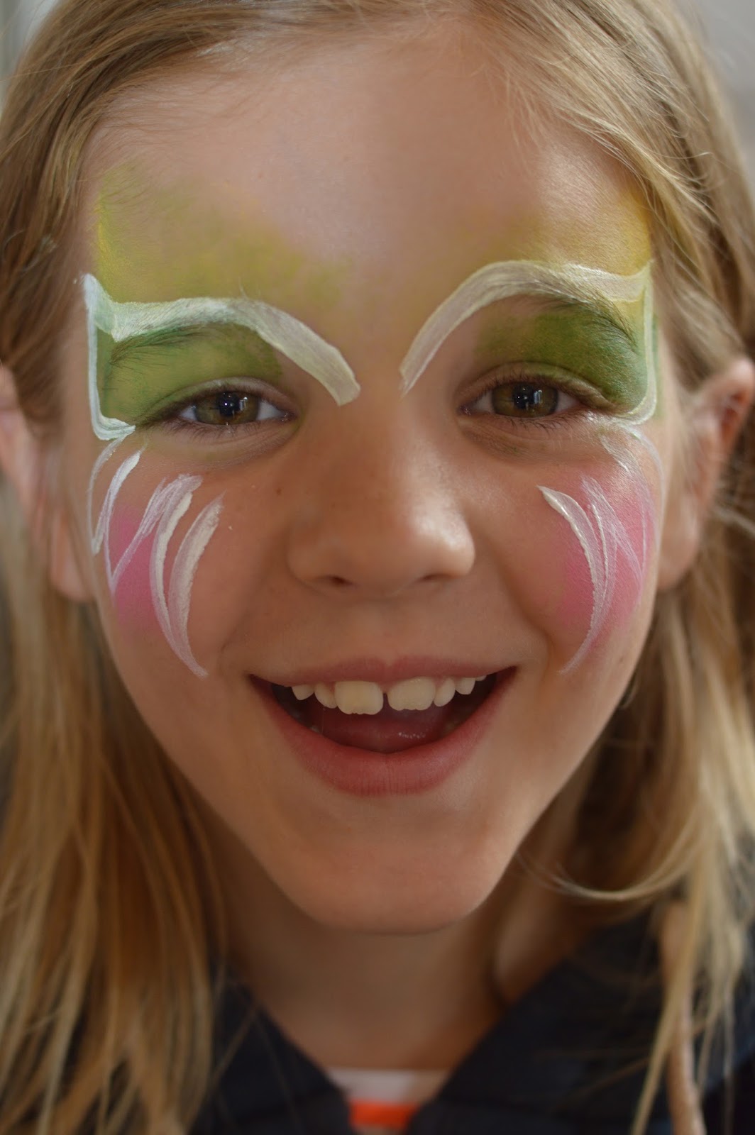 Eagle Mum: Face Painting