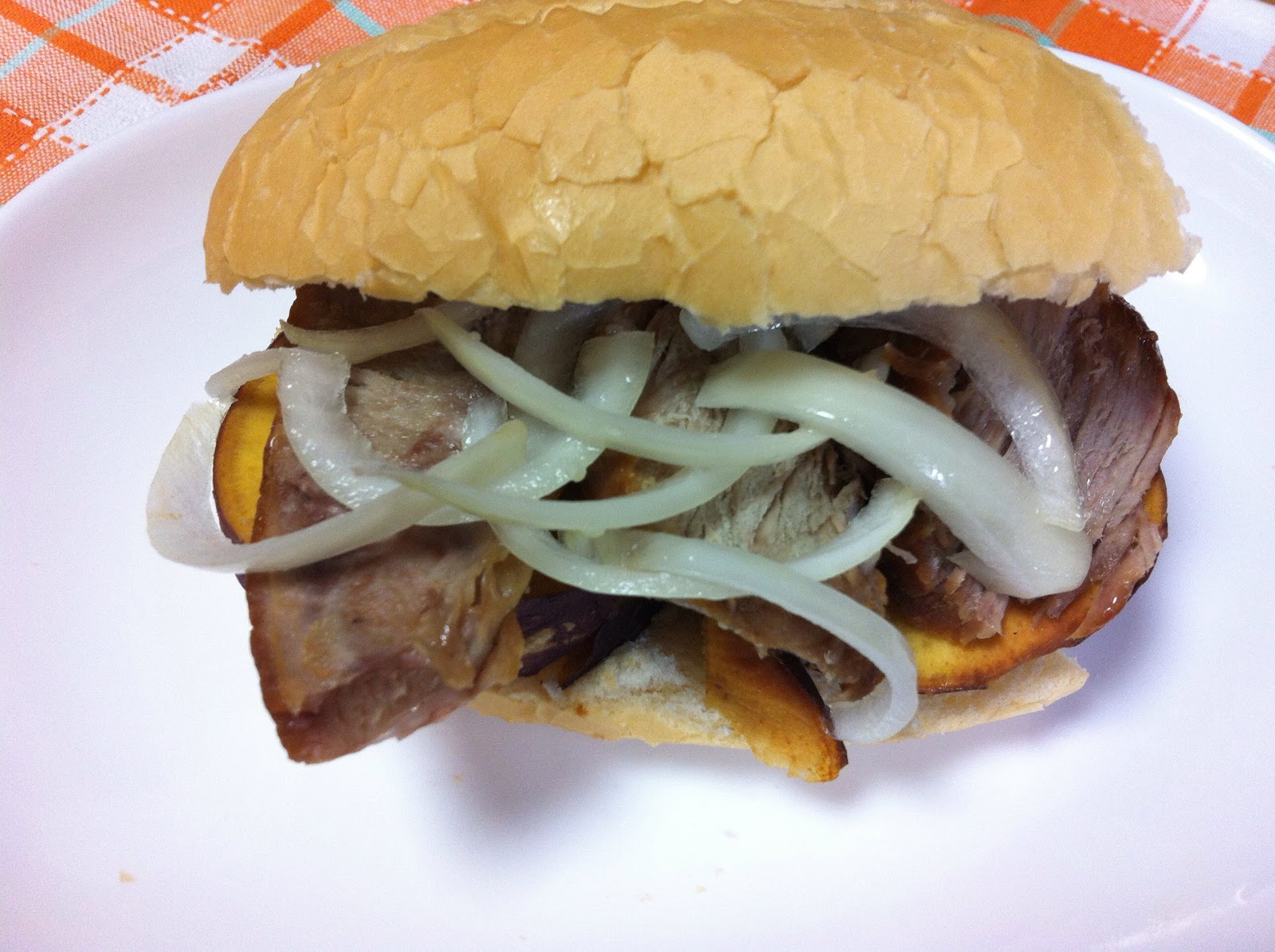 Pan con Chicharrón (Receta Peruana)