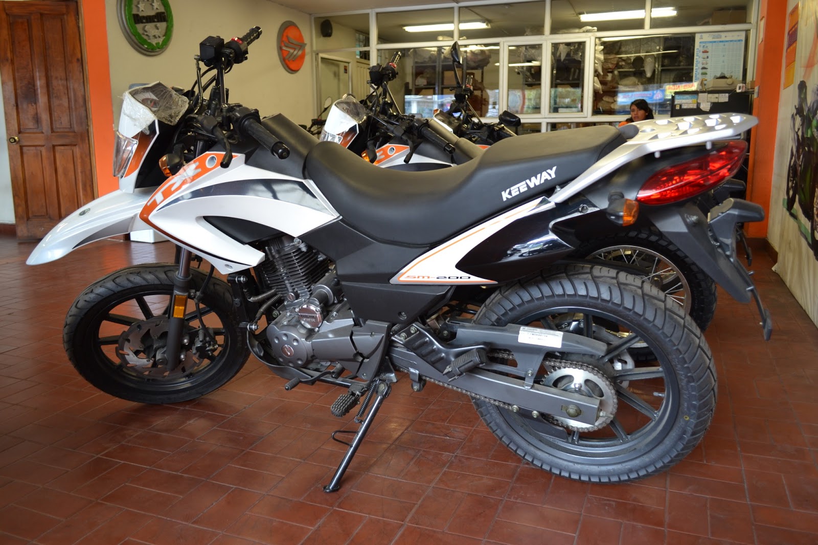 MotoMoteros: KEEWAY TX200 Un TestDrive Fallido