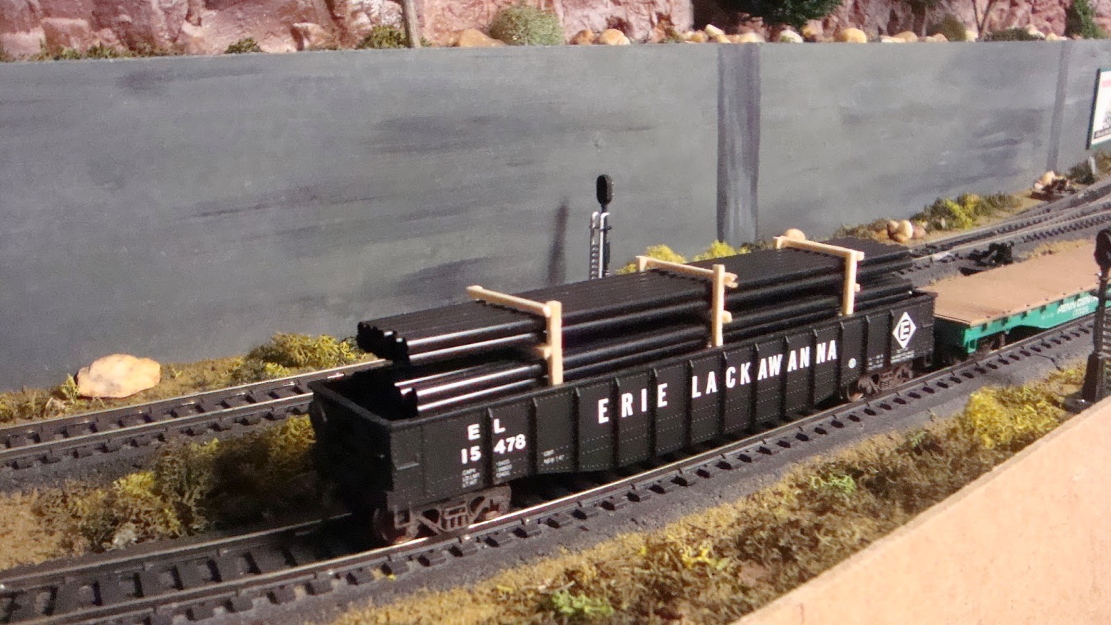 New York Central Train Layout: Pipe Loads