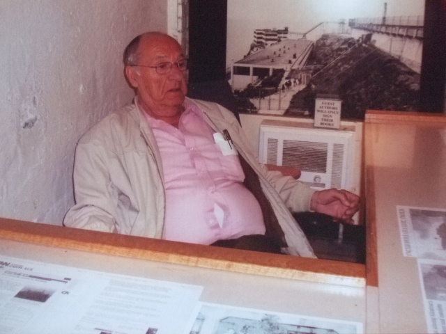 The Nomad travelling Grasshopper: Alcatraz Frank Morris + Meeting Ex ...