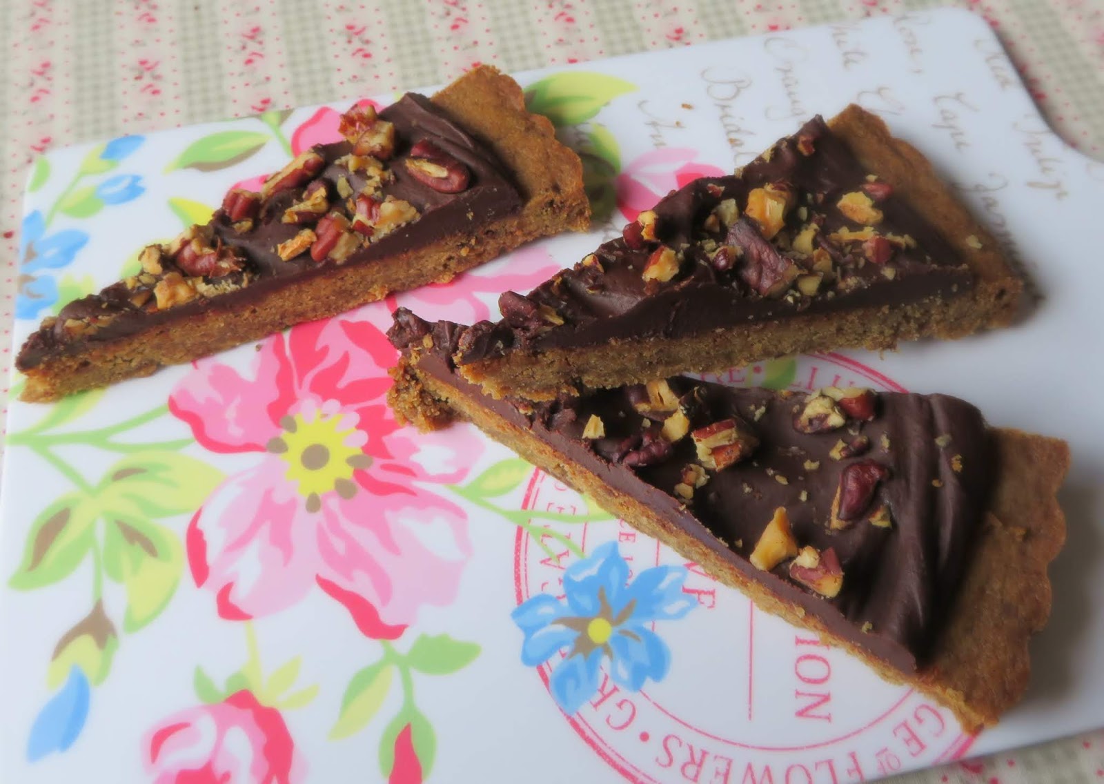 Crisp Toffee Pecan Short Breads | The English Kitchen