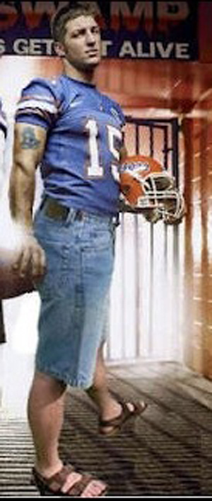 Straight Jock Feet: Some more Tim Tebow feet...