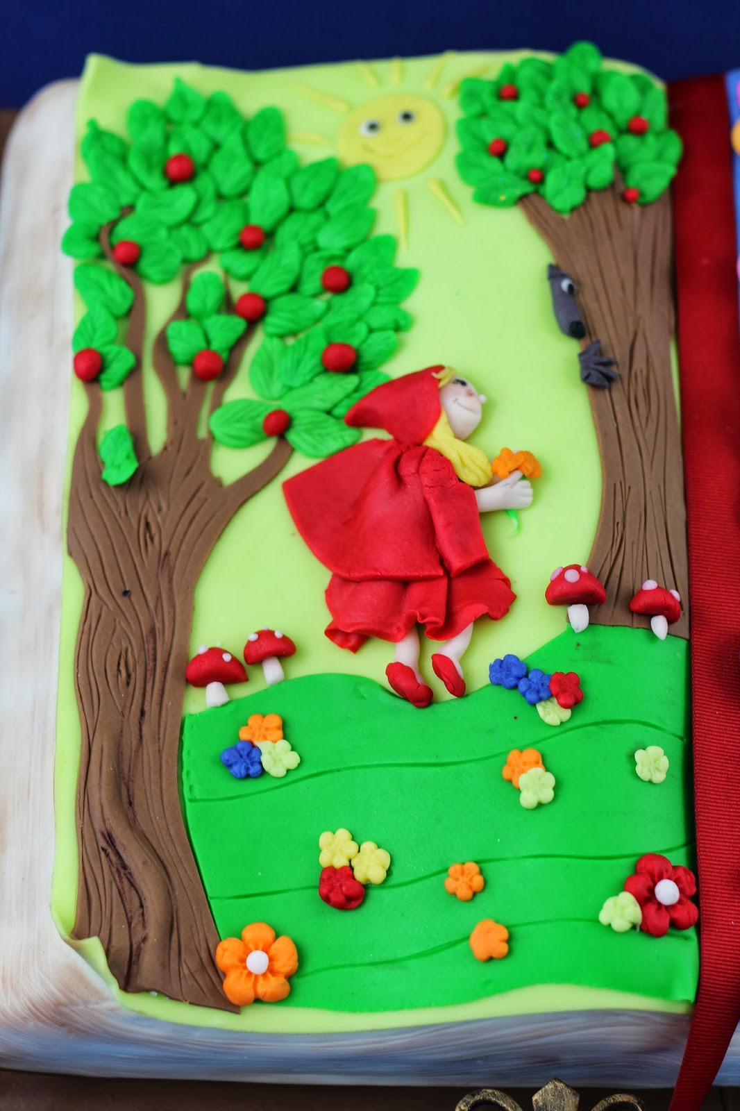 Make me my Cake: Book Cake Tutorial