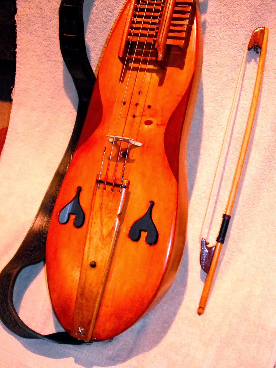 Backcountry Strings: More of those moraharpas...