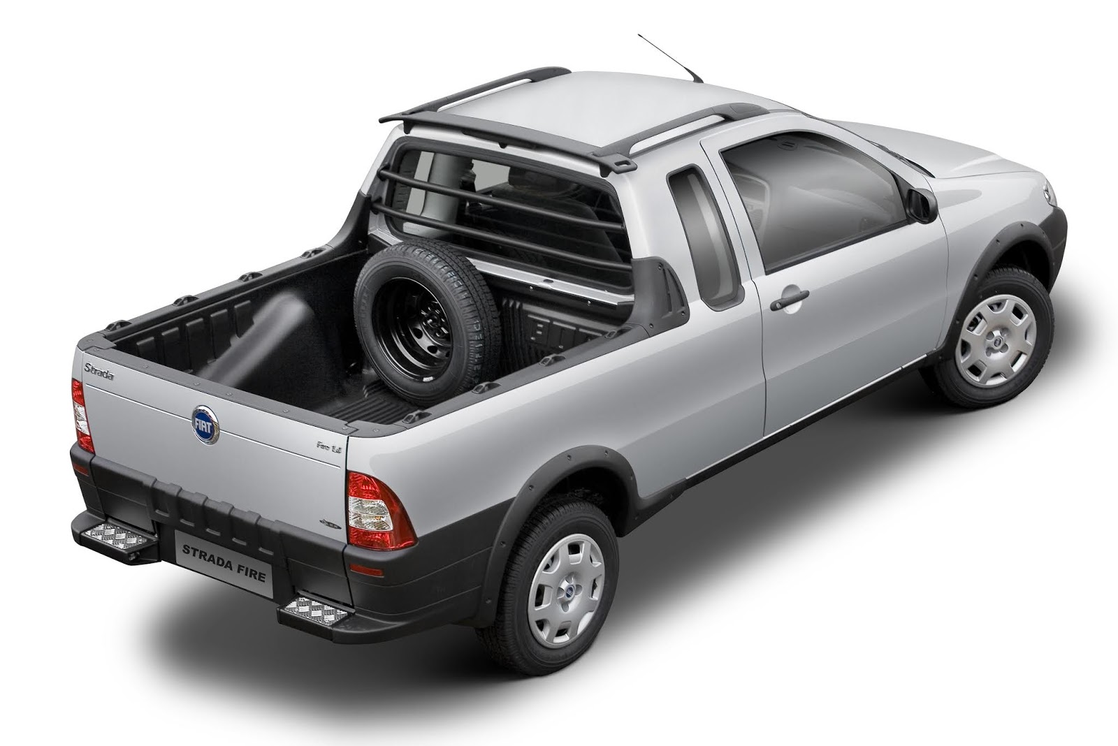 Fiat Strada completa 20 anos de mercado brasileiro