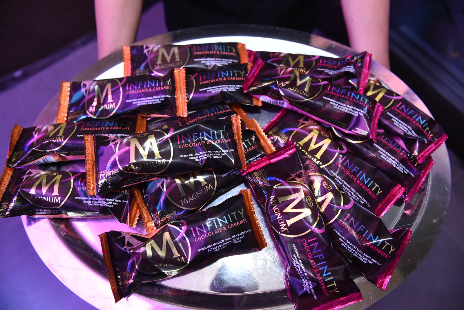 New Magnum Infinity Flavors Chocolate Caramel & Chocolate Raspberry ...