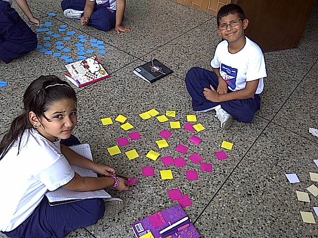 Vic: Juego de Memoria con los estados y las capitales....