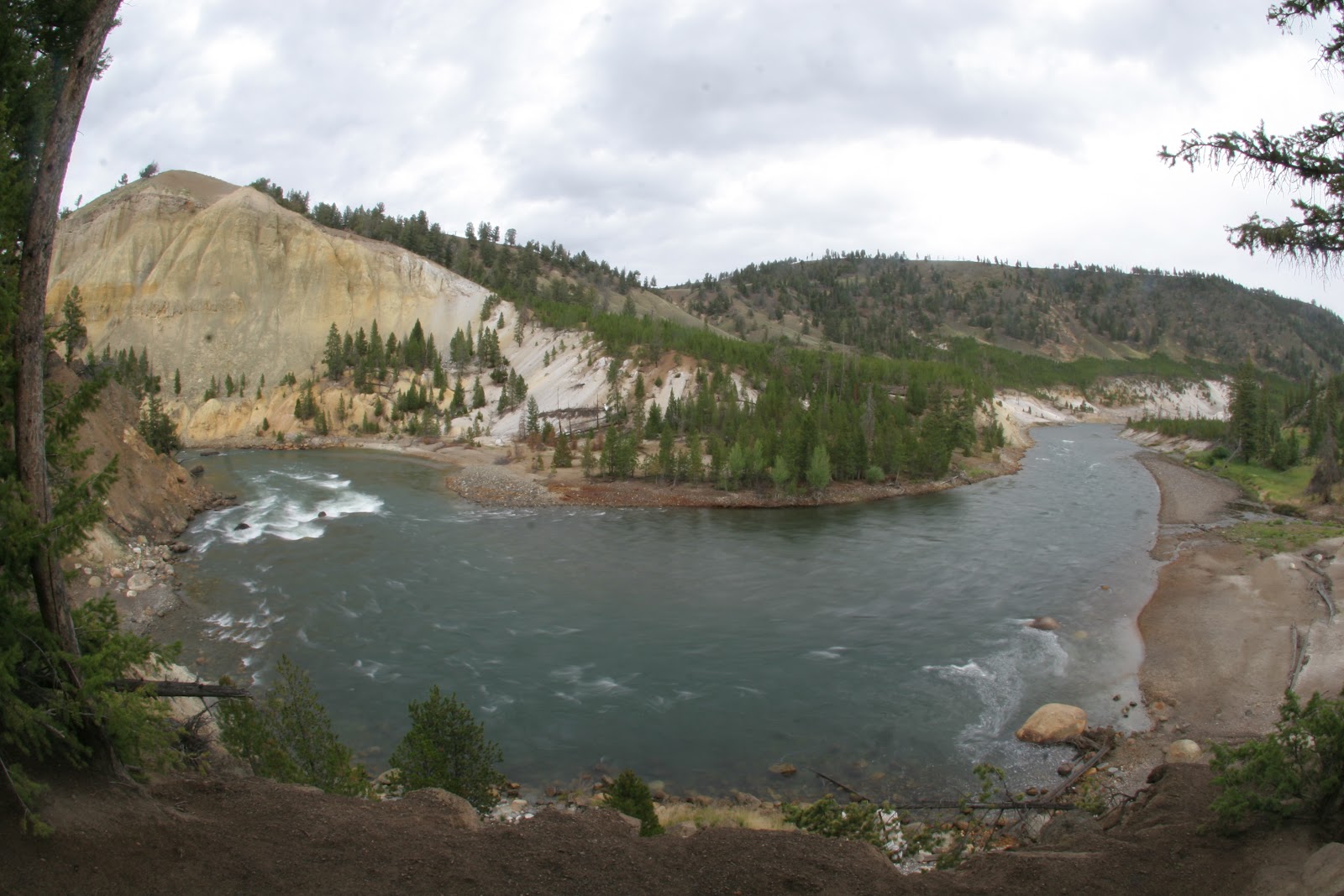 Majestic photos of the Yellowstone River, Montana | BOOMSbeat