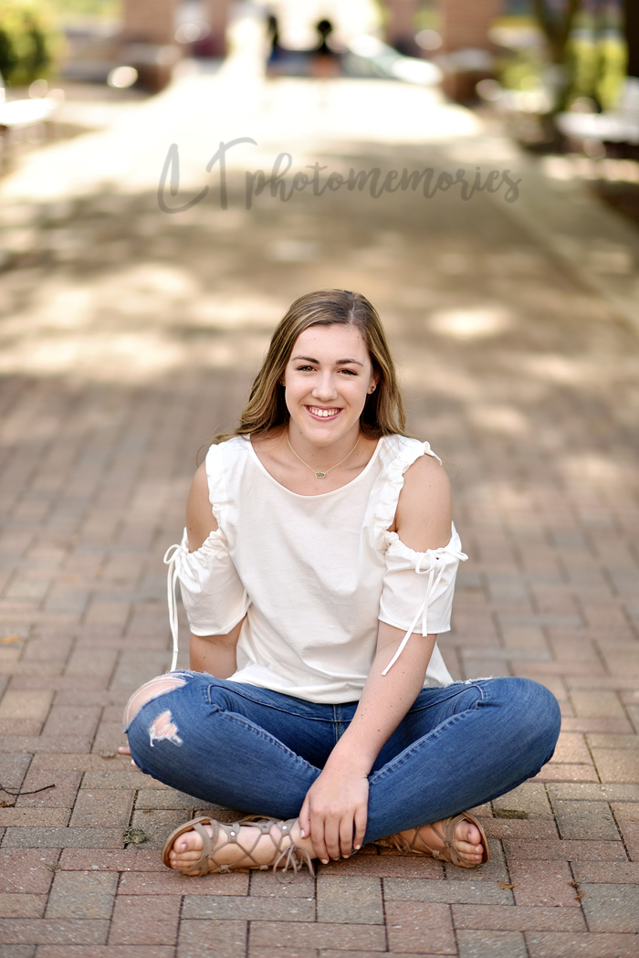 CT PhotoMemories: SENIOR SESSION: Alissa