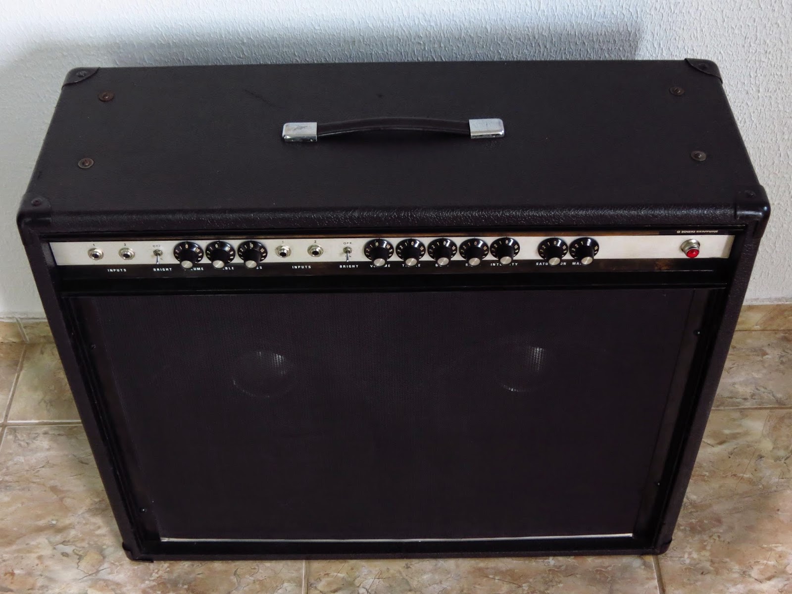 JW Tubes - Amplificadores Valvulados: - Giannini Duovox 100G