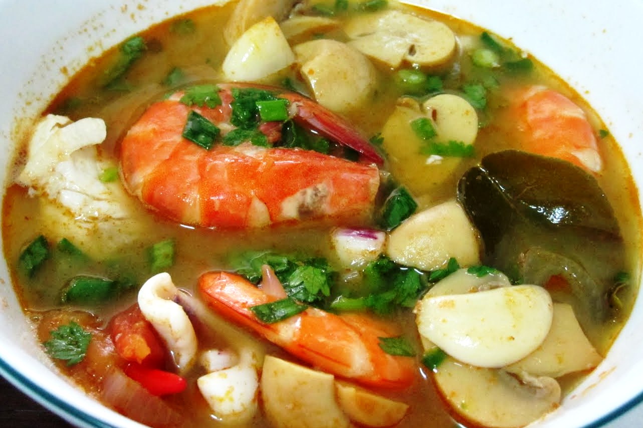 Cook With Chef Duminda Tom Yam Soup