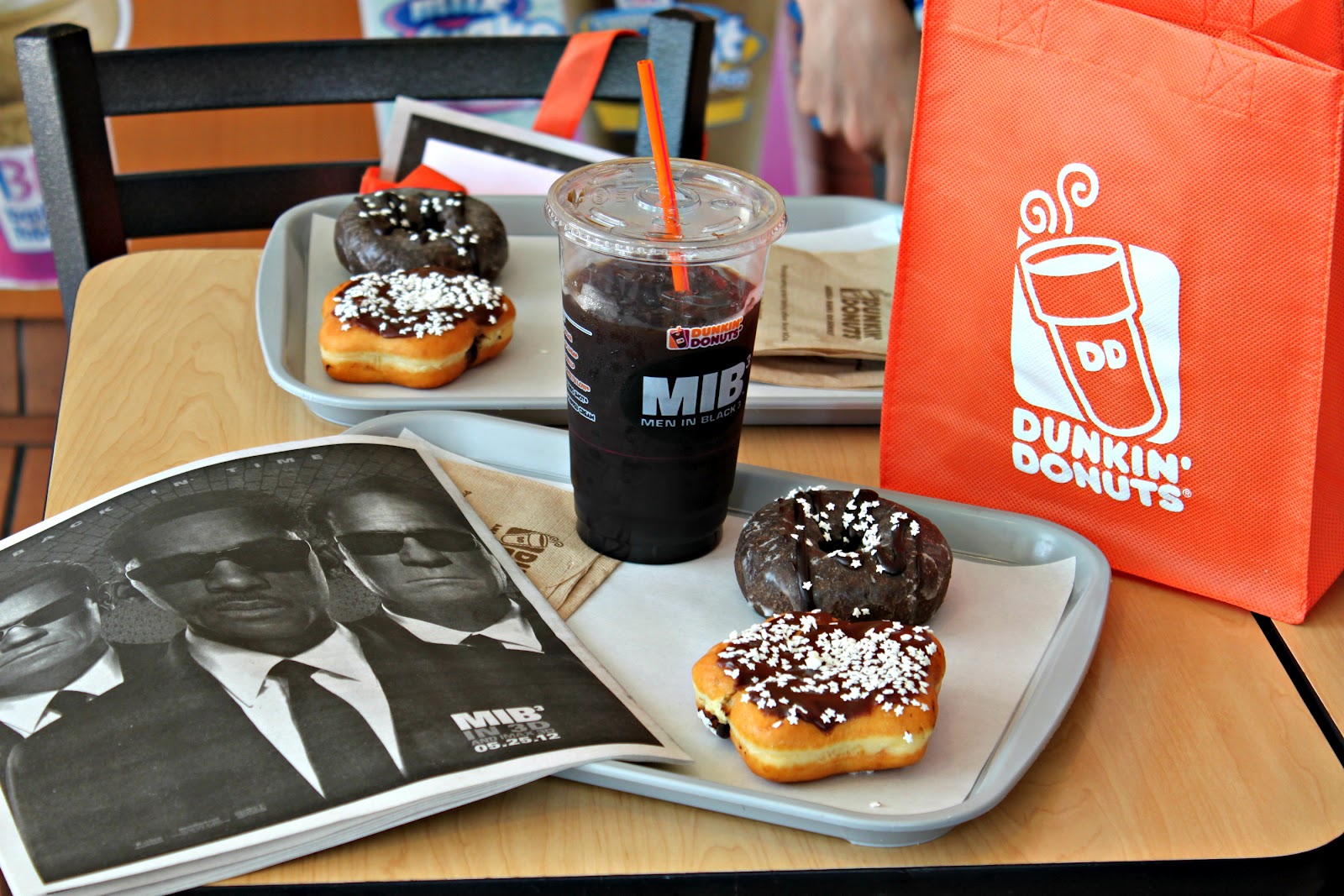 Mangiamo!: Dunkin' Donuts/Men In Black 3 (Event)