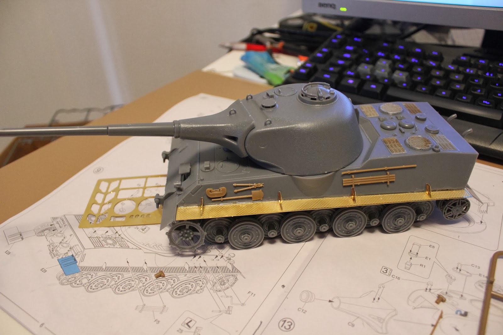 Plasticmodeling: Amusinghobby lowe tank.