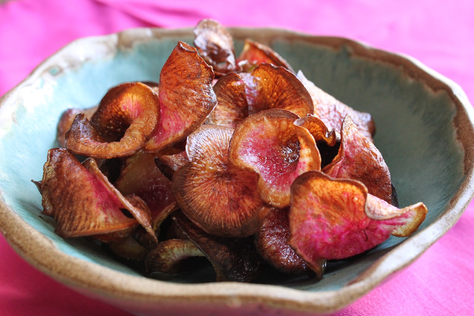 Watermelon radish chips