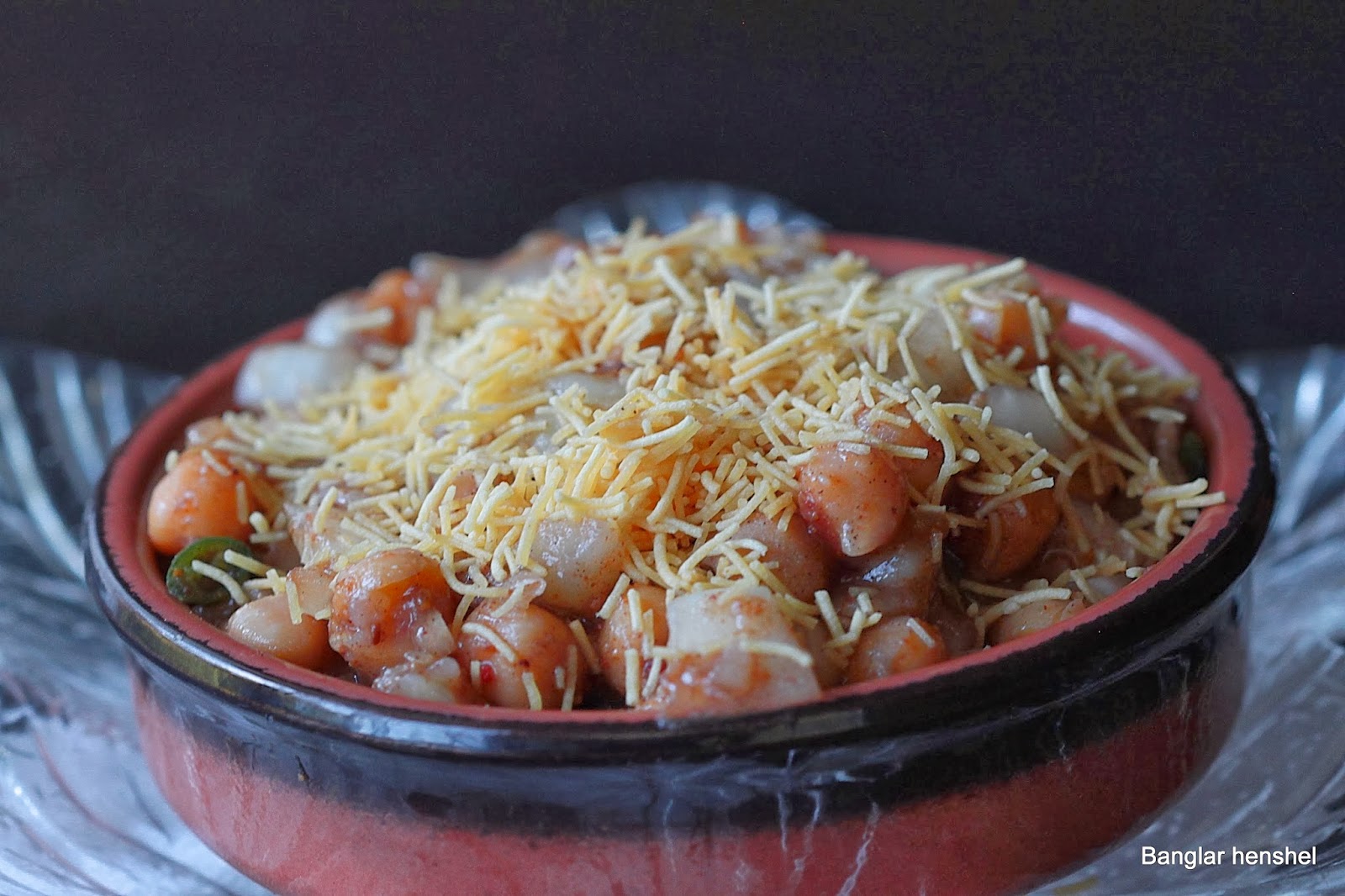 Banglar Henshel: Alu kabli/Alu Chat/Potato-Chickpeas Salad