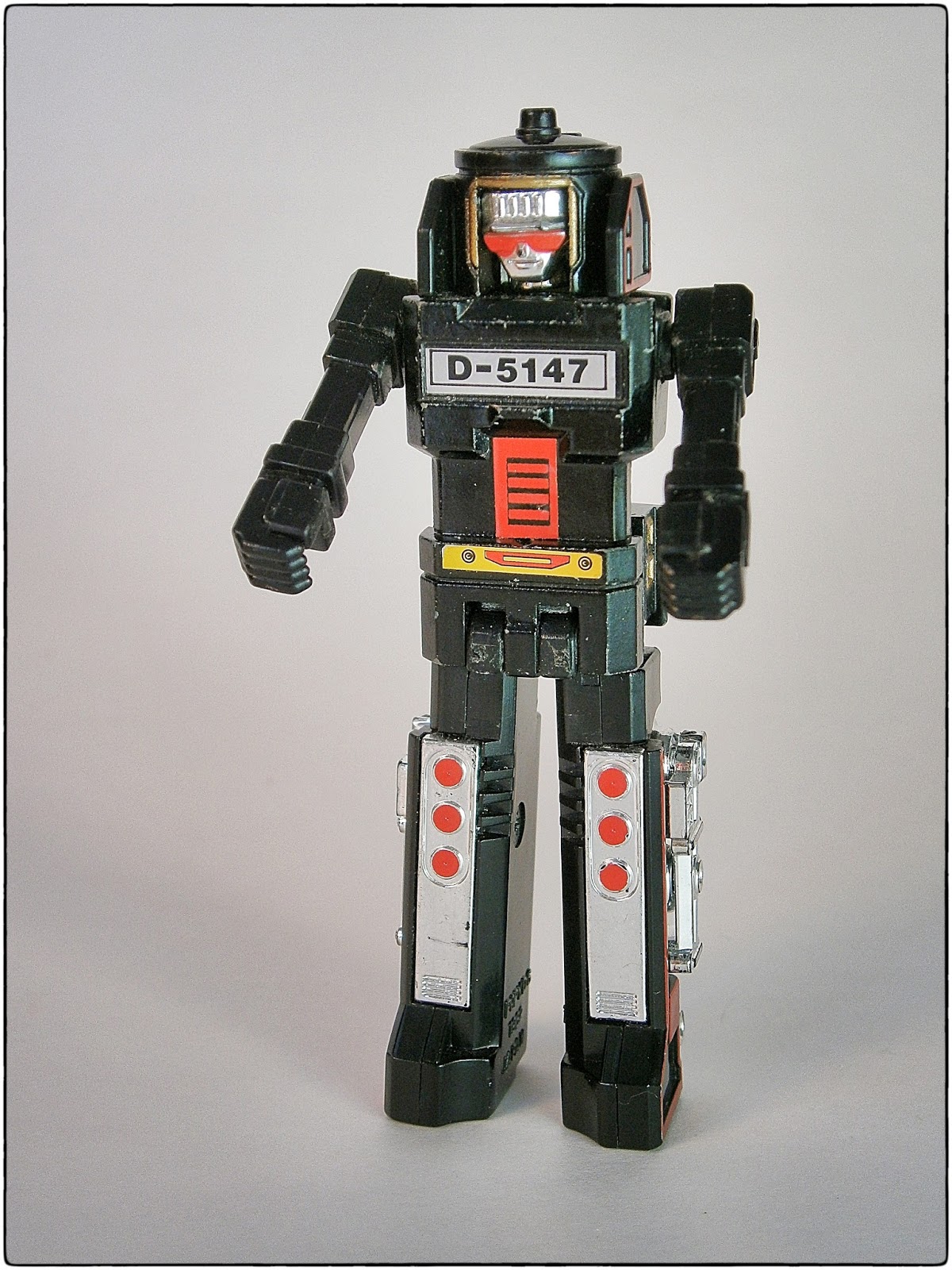 MechaGeezer's Toy Ramblings: Toy Review: Tonka Gobots Loco