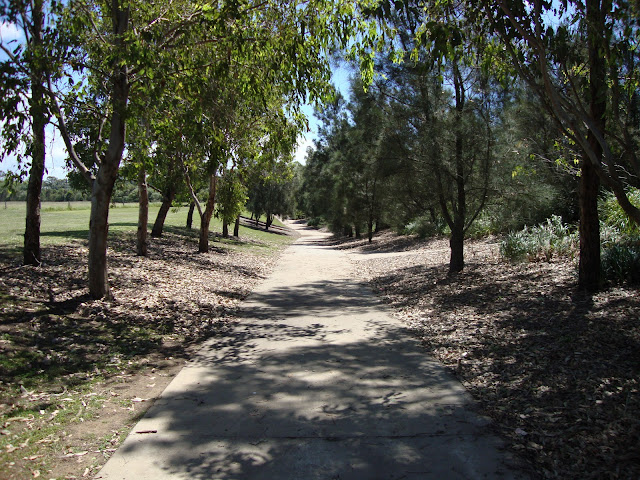 Mik's Random Adventures: EXPLORING OXLEY CREEK COMMON