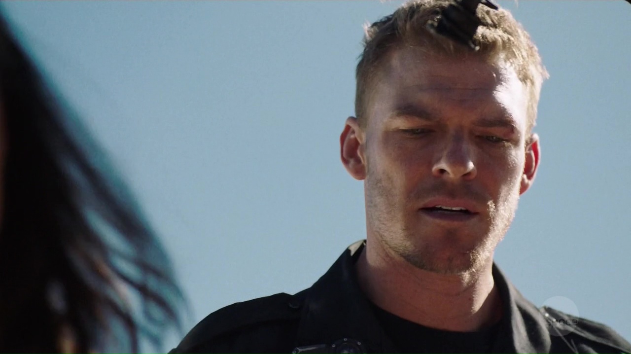 ausCAPS: Alan Ritchson shirtless in Blood Drive 1-01 "The F...ing Cop"