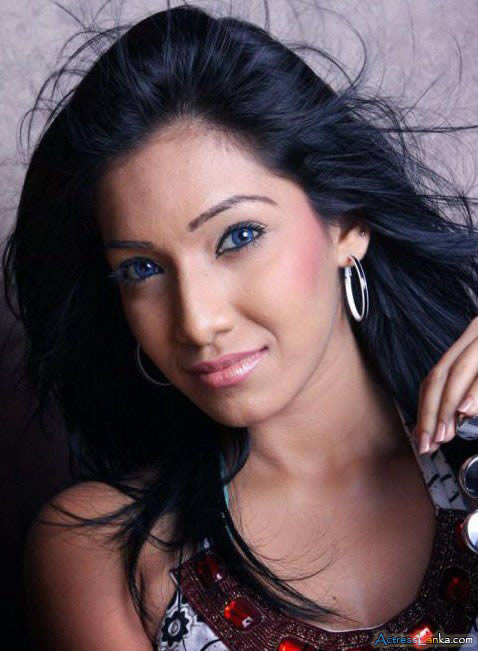 -Nehara Peiris - Tharunaya Gallery