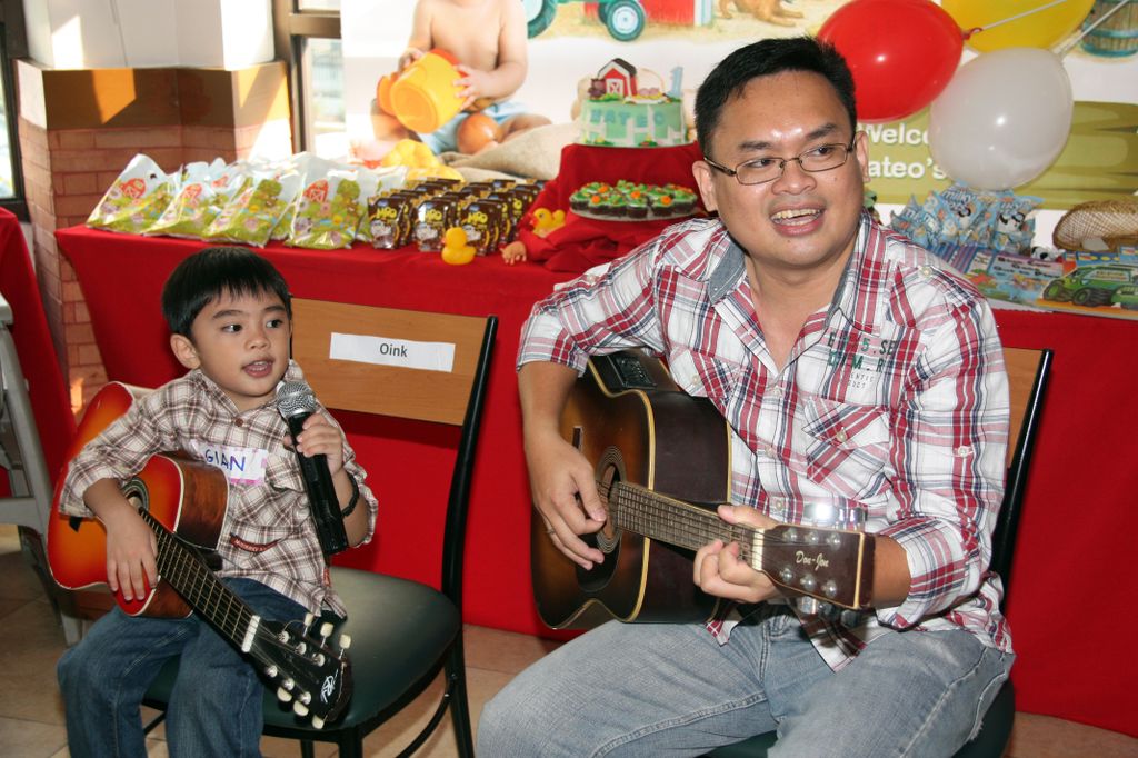 Mommy Bares All: Behind the Scenes of Mateo's Farm-themed First ...