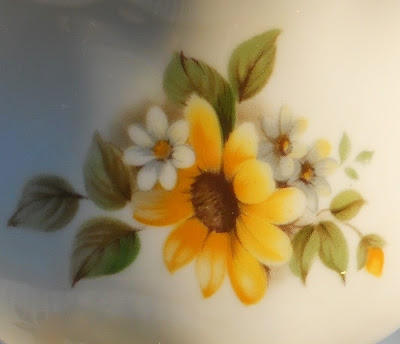 ~Que Bella~: Royal Minster Tea Cup and Saucer Set