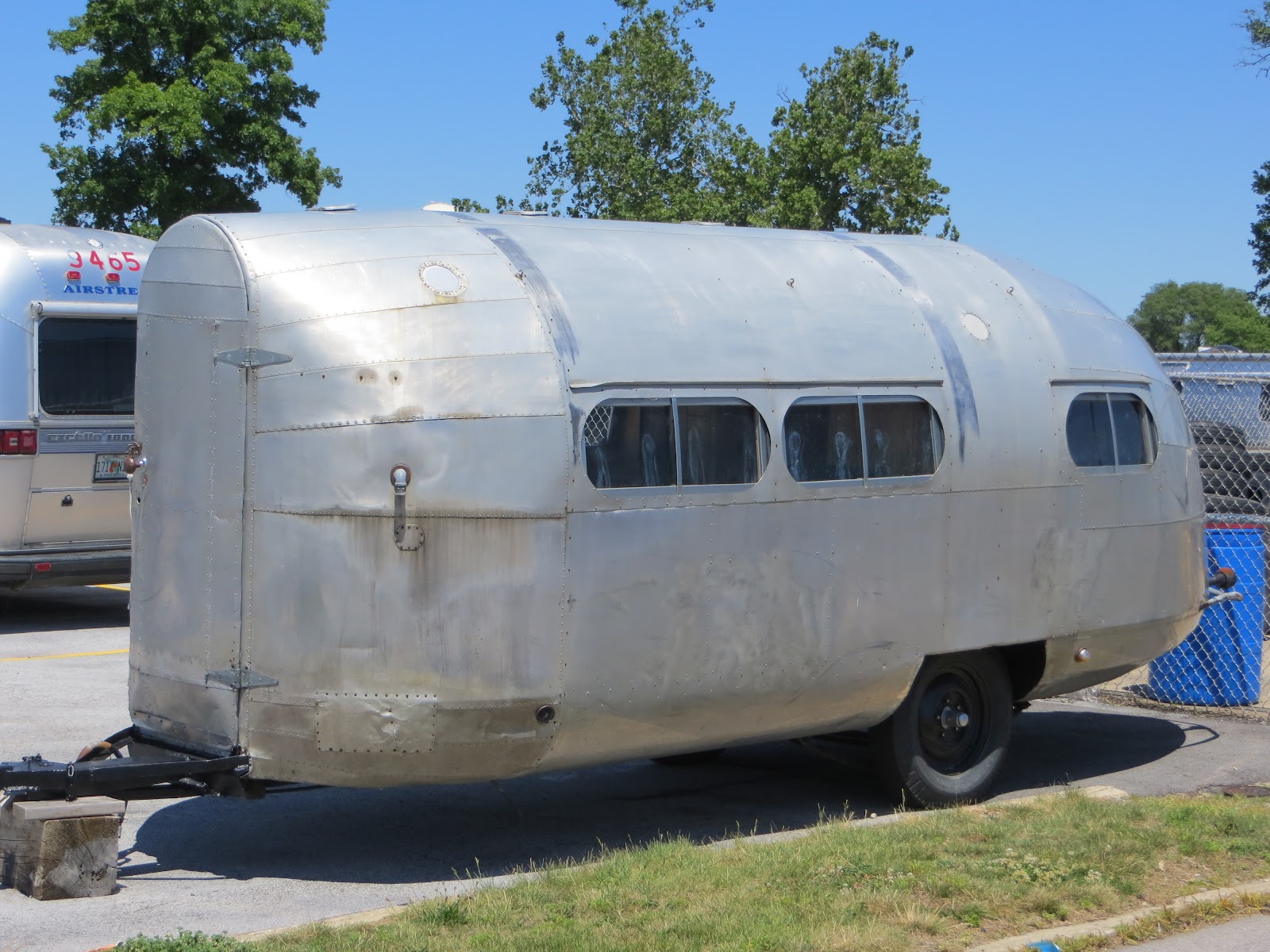 jillgoes: Postcards From Ohio - Airstream, the Rolls-Royce of RVs