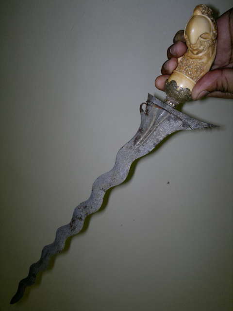 Badai Mencak Kelambit Biru: Keris Selit / Sisip Luk 15 , Jarang2 ...