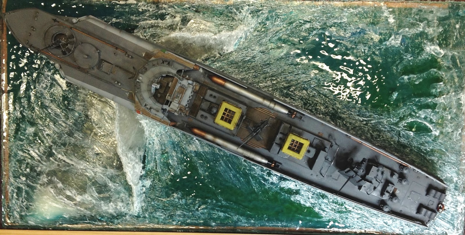 1/72 Scale Kits & Diorama: Revell S-100 Schellboot Water Diorama