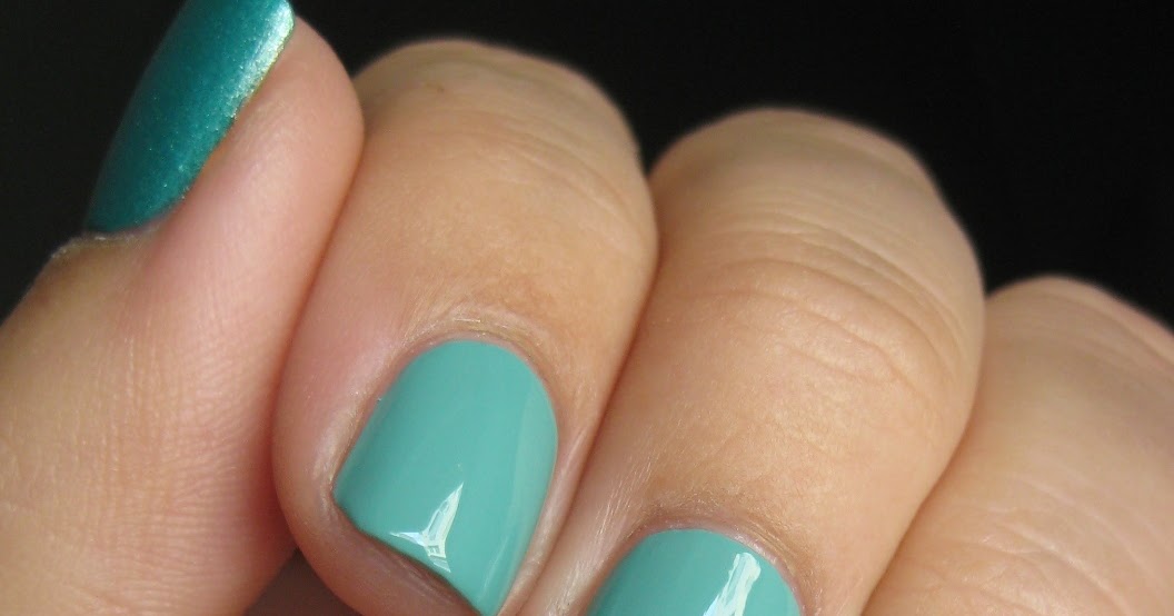 Goose's Glitter: Zoya Beach and Surf: Accent Nails