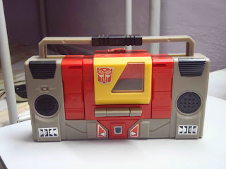 New Planet Cybertron: Transformers Review: SDCC Blaster (G1/ Universe)