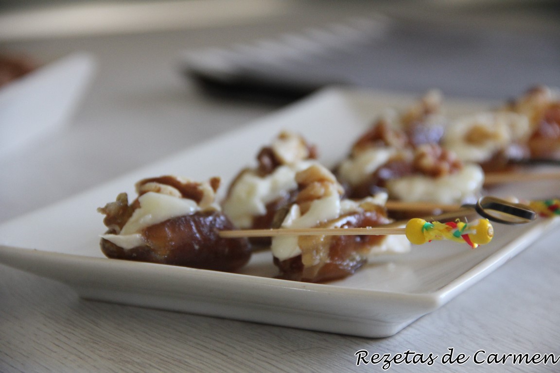 Dátiles rellenos de queso de cabra y nueces