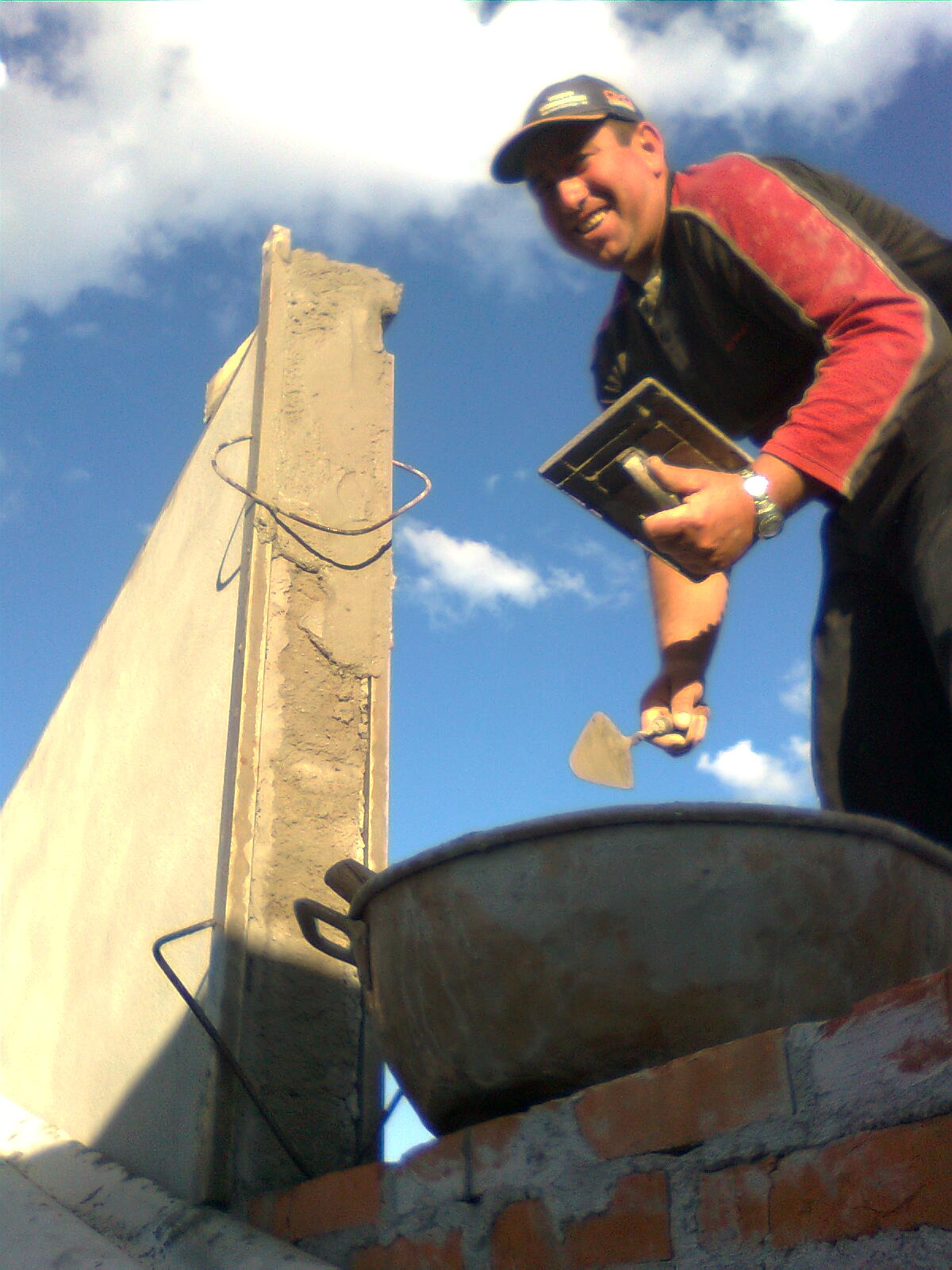 Minha casa em construção: Retomada da obra: emboço e fossa séptica