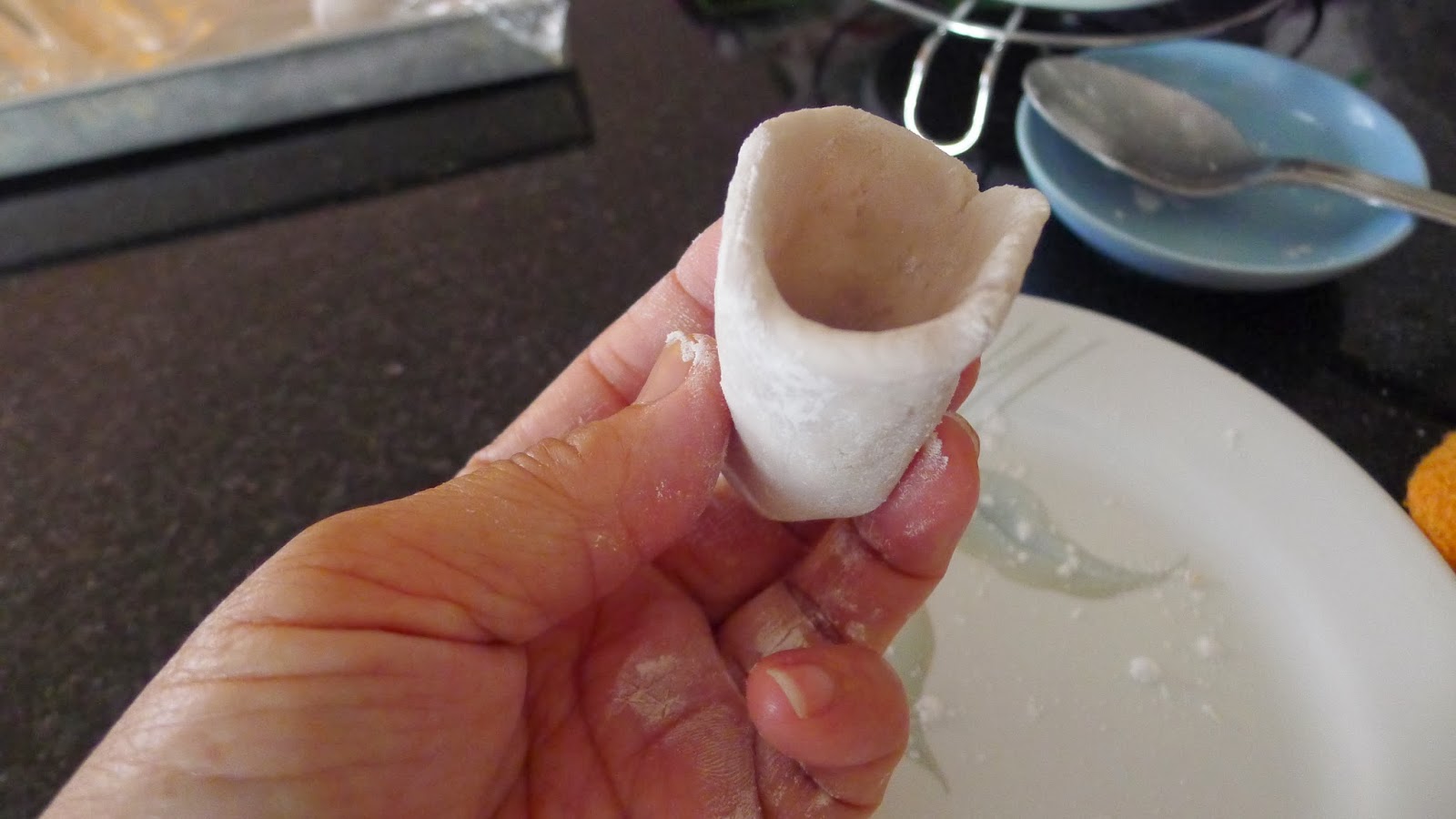 Veronica's Kitchen: Hakka "Yam Dumpling" - 客家芋仔粄