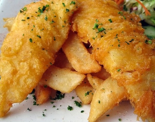 ΝΟΣΤΙΜΑ ΣΠΙΤΙΚΑ ΦΑΓΗΤΑ ΚΑΙ ΓΛΥΚΑ: FISH & CHIPS