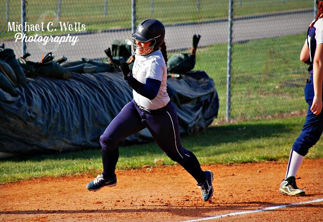 Fairdale Bulldogs 17 - Moore Mustangs 1