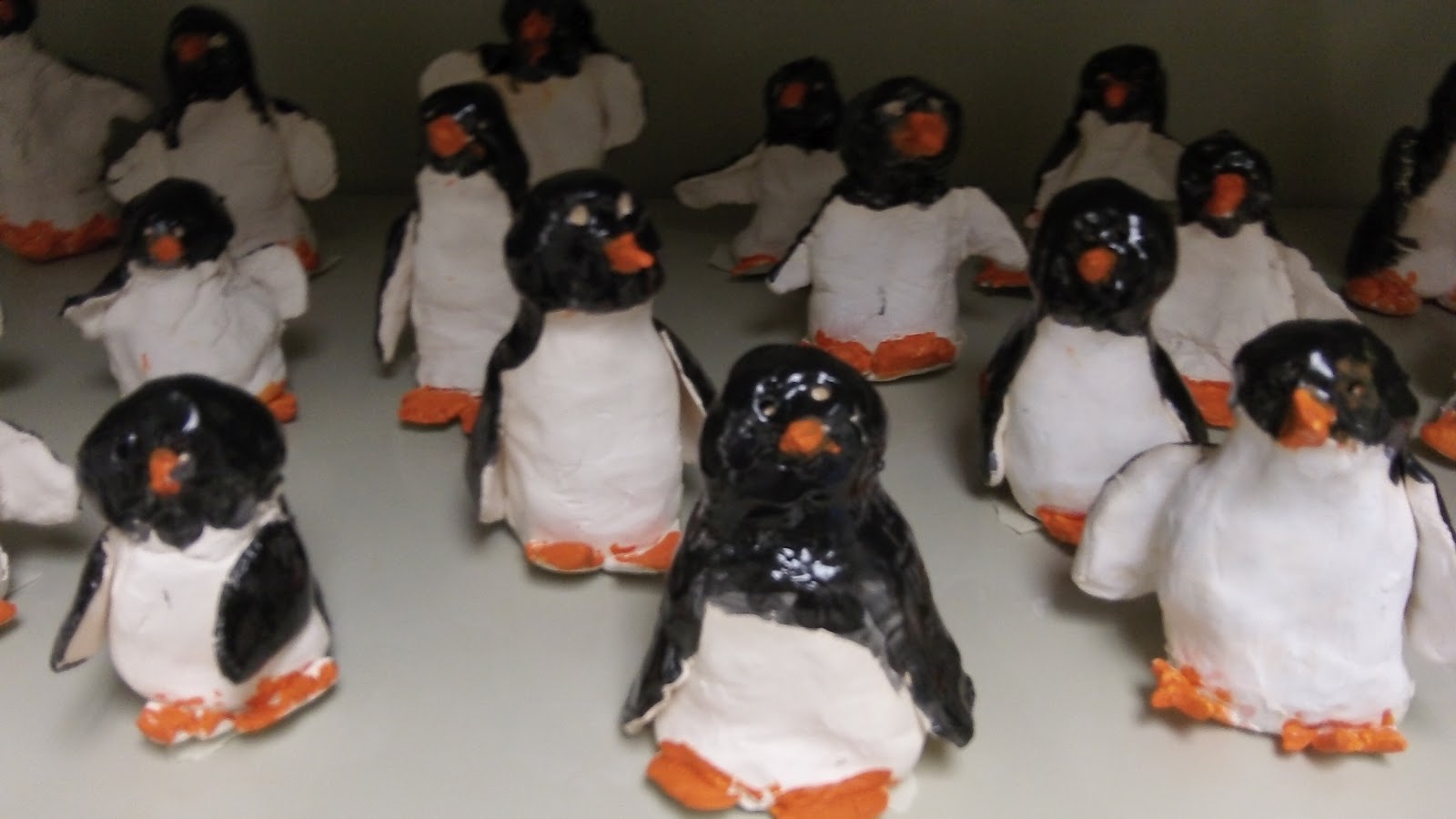 Ivy Hill Art Room: First graders make clay penguins!